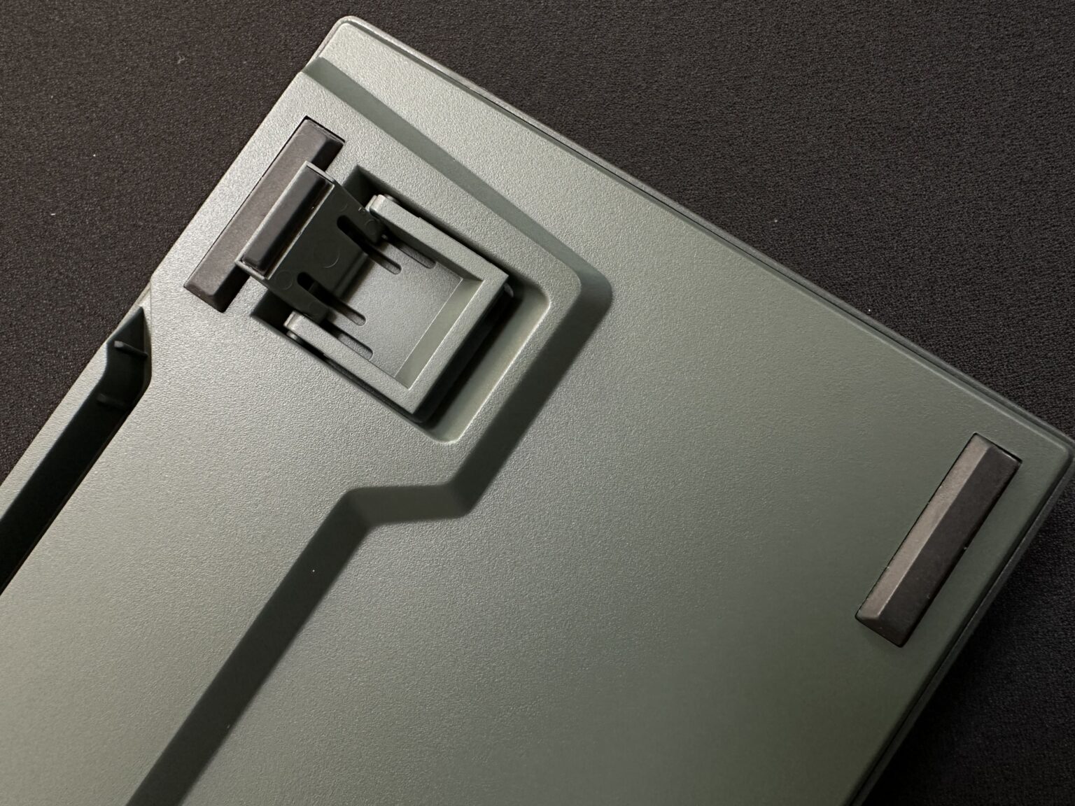 Flat or tilted mechanical keyboards