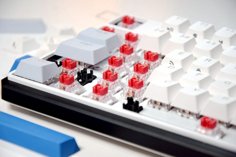 How do you handle a wireless mechanical keyboard with an L-shape enter ...